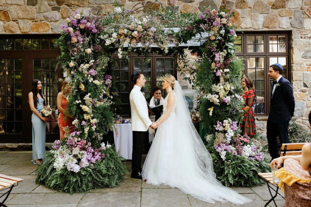 A Modern Jewish Wedding in the Hudson Valley | Troutbeck